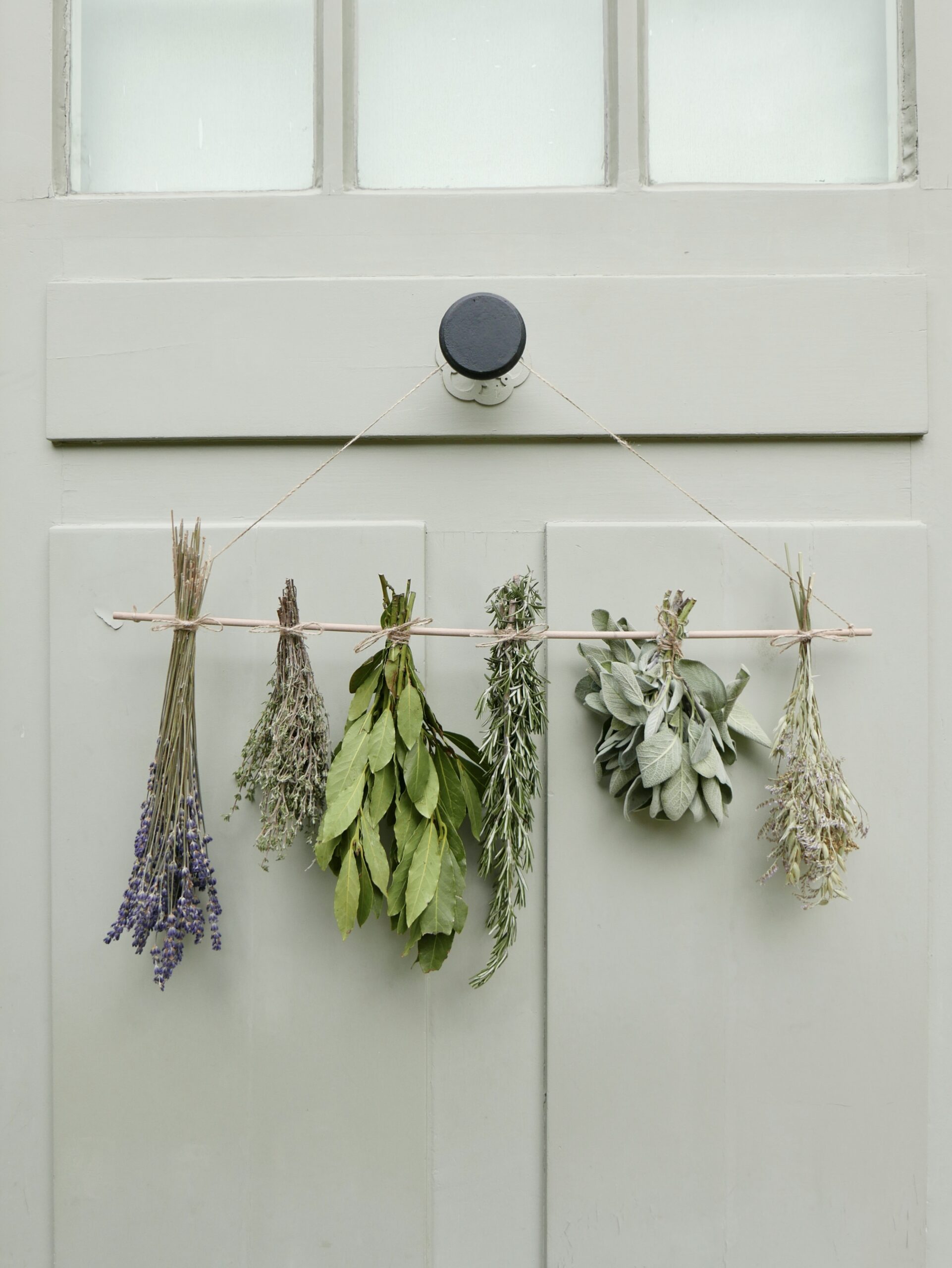 How to: Rustic DIY Herb Drying Rack for Your Boho Kitchen - Modern ...
