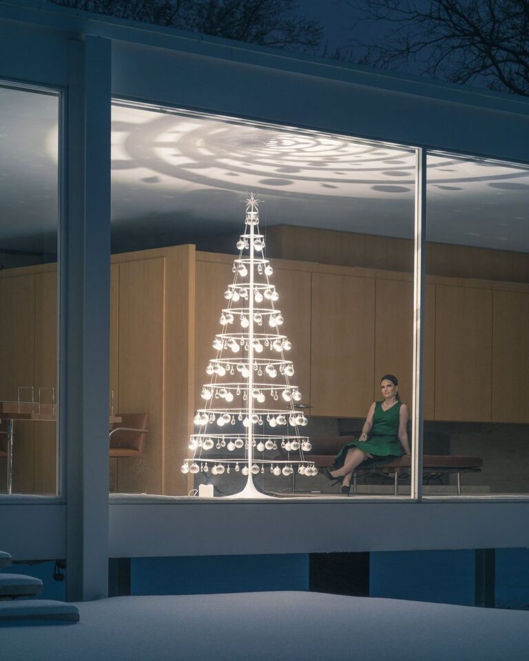 15 Minimalist Christmas Tree Ideas for a Modern Home - Modern Meets Boho