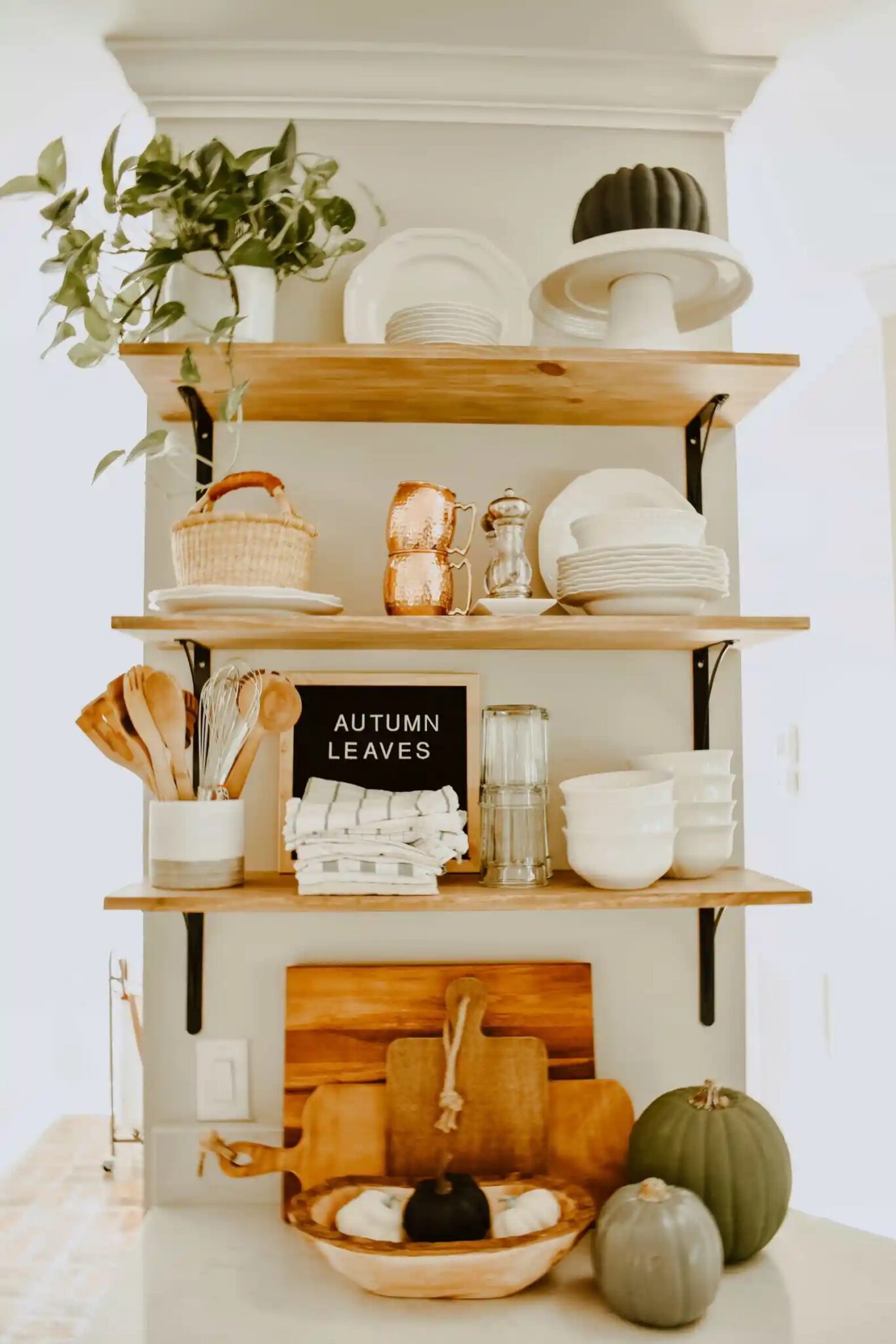 11 Minimalist Fall Decor Ideas for a Chic Home - Modern Meets Boho